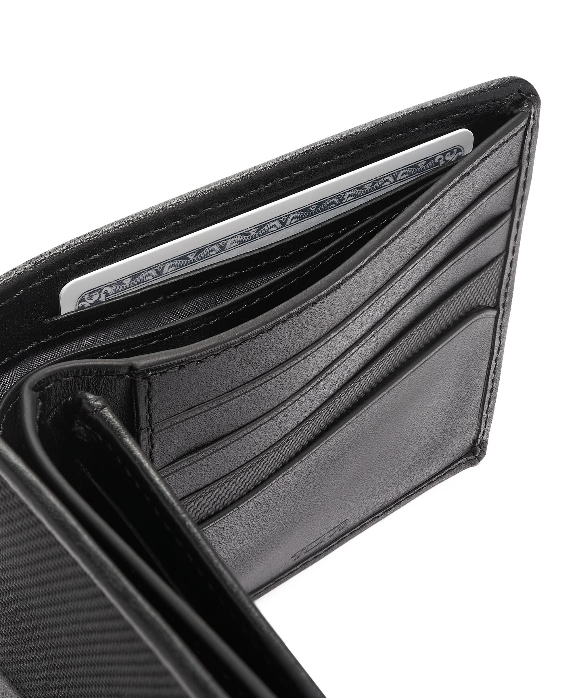 Tumi ALPHA SLG GBL CENTER FLIP PASSCASE | TUMI Thailand