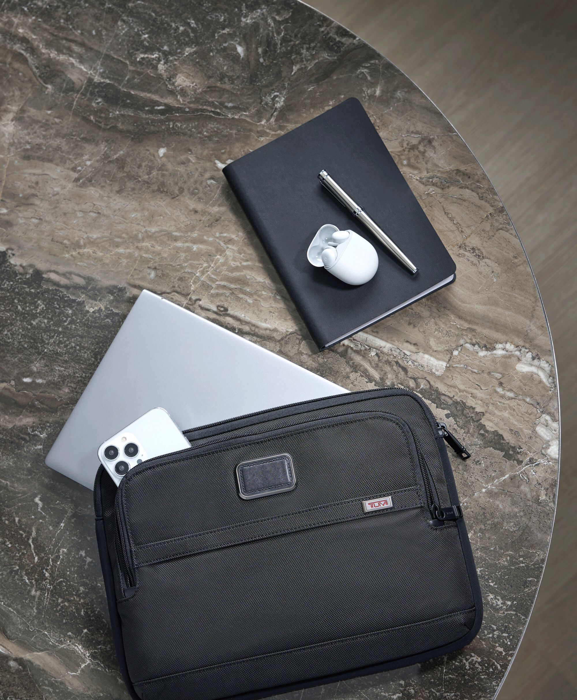 Tumi TUMI ALPHA MEDIUM LAPTOP COVER | TUMI Thailand